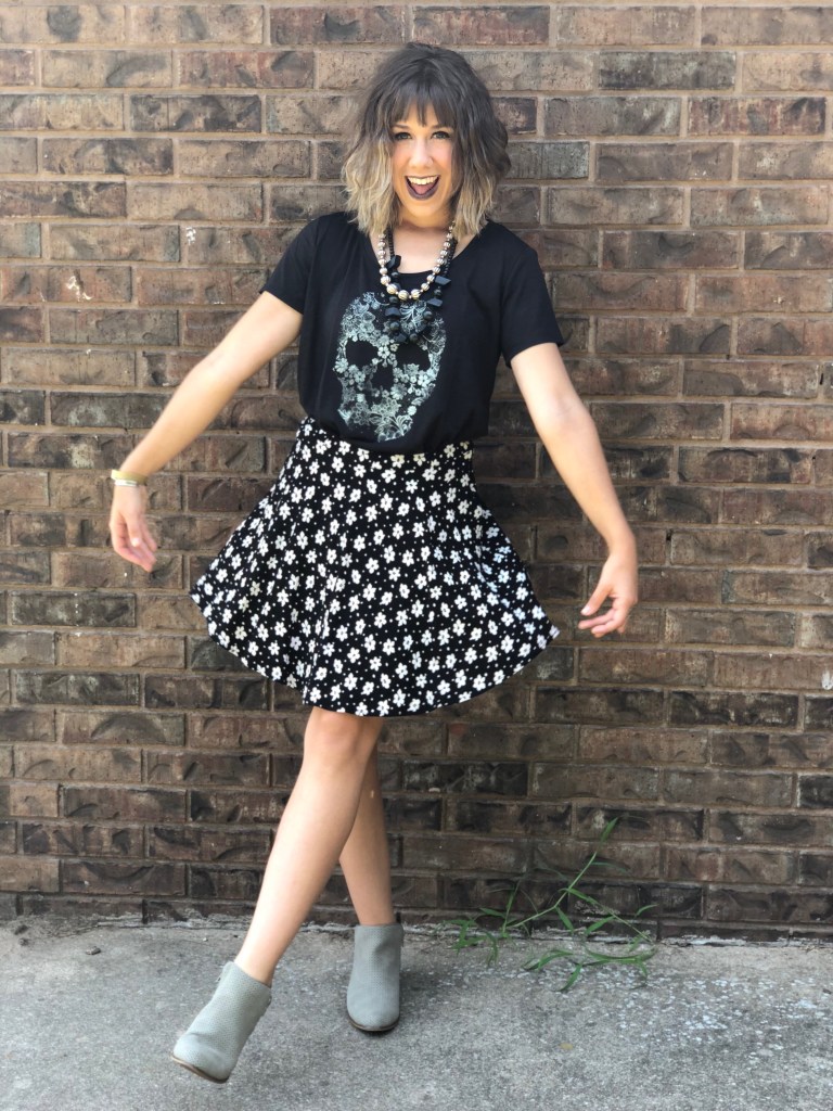 Spooky Good Style: Skirts and Graphic Tees – Halloween Head